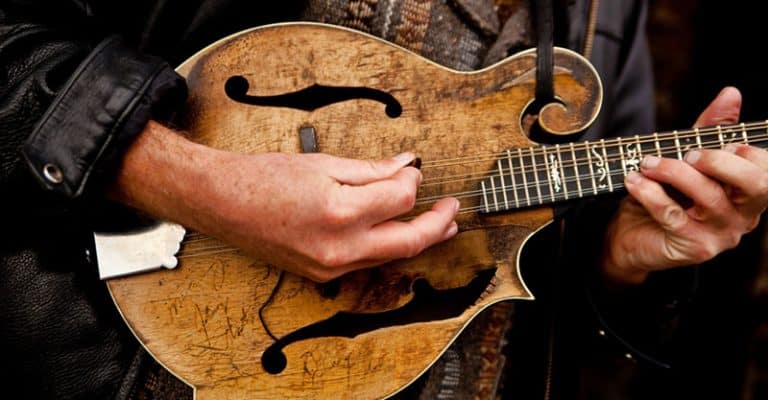 What Is A Mandolin Instrument? Is It A Guitar? - Guitar Aficionado