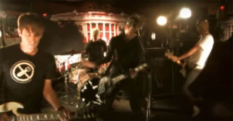 27 Best Punk Bands Of The 2000s - Guitar Aficionado