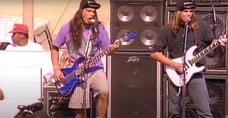 27 Best Punk Bands Of The 90s - Guitar Aficionado