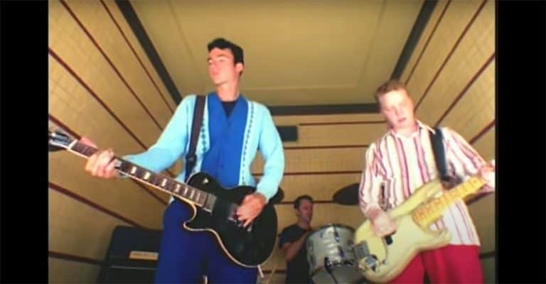 27 Best Punk Bands Of The 90s - Guitar Aficionado