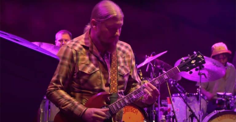 31 Best Modern Guitarists, All Are Current - Guitar Aficionado