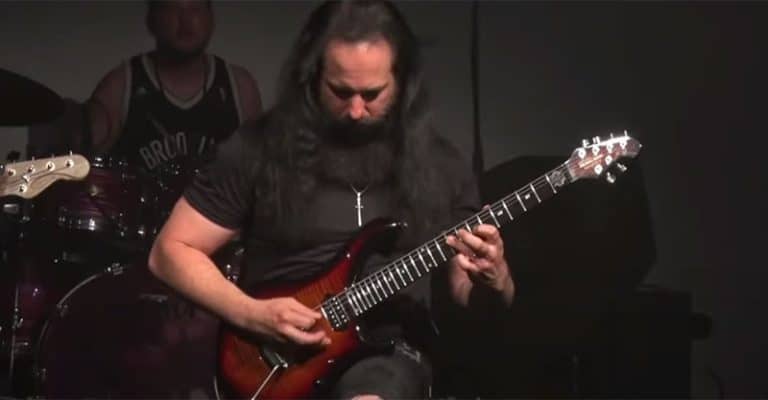 31 Best Modern Guitarists, All Are Current - Guitar Aficionado