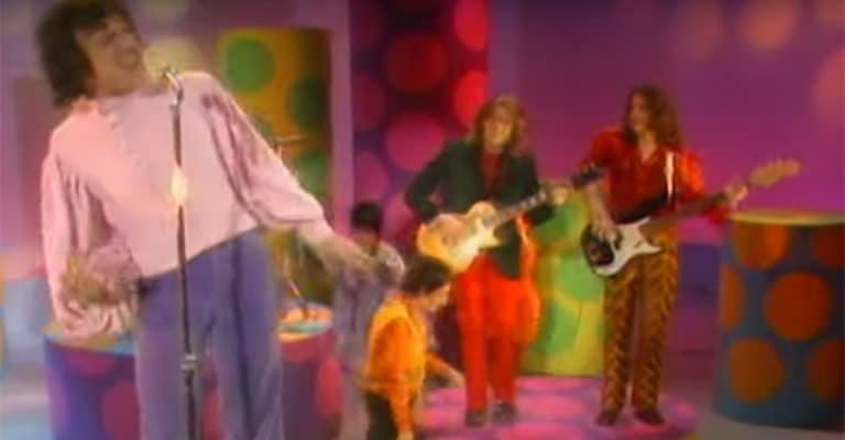 27 Best Two-Chord Songs For Guitar [With Tabs] - Guitar Aficionado